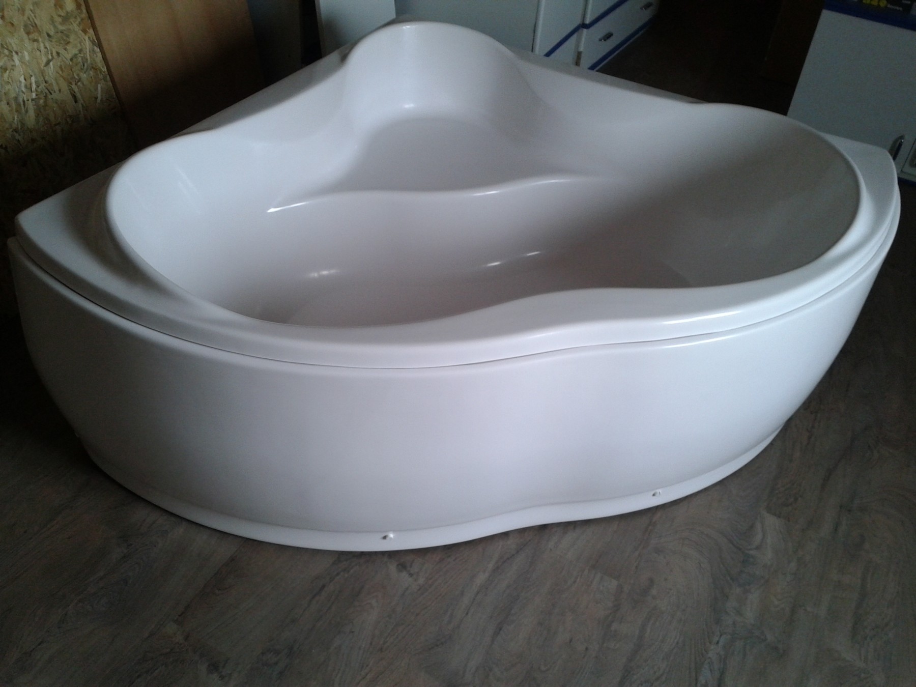 Akrilna Kada za Kupanje-Novo Nekorisceno (85751227) - Limundo.com