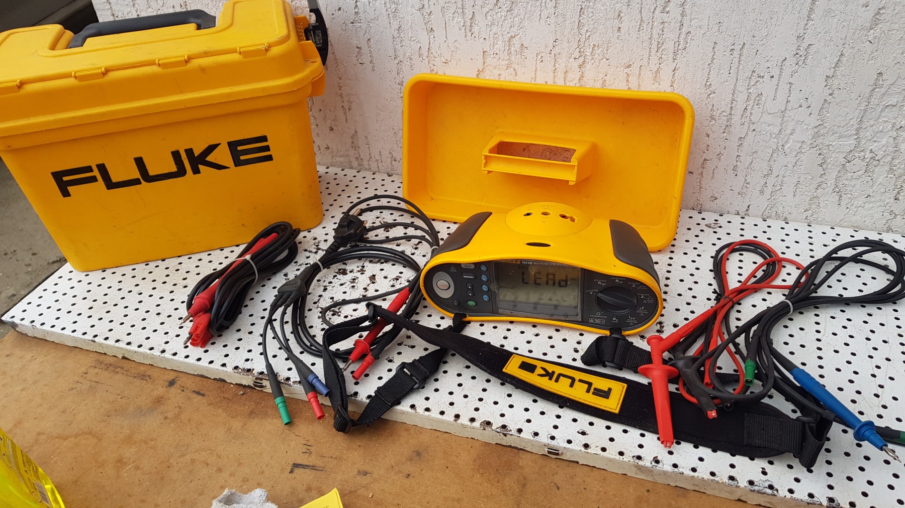 FLUKE 1654B MULTIFUNKCIONALAN INSTALACIONI TESTER (85658031) - Limundo.com