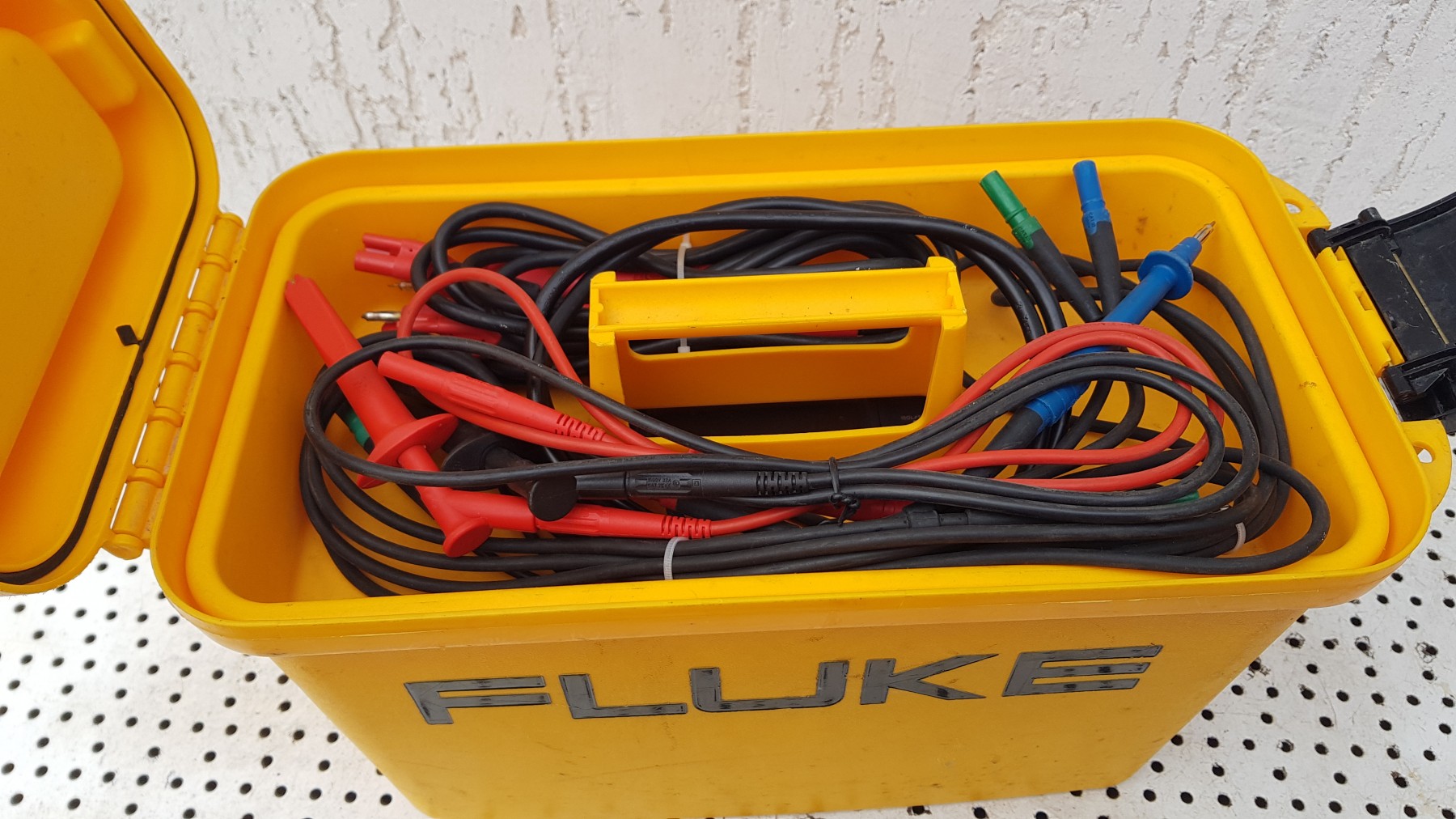 FLUKE 1654B MULTIFUNKCIONALAN INSTALACIONI TESTER (85658031) - Limundo.com