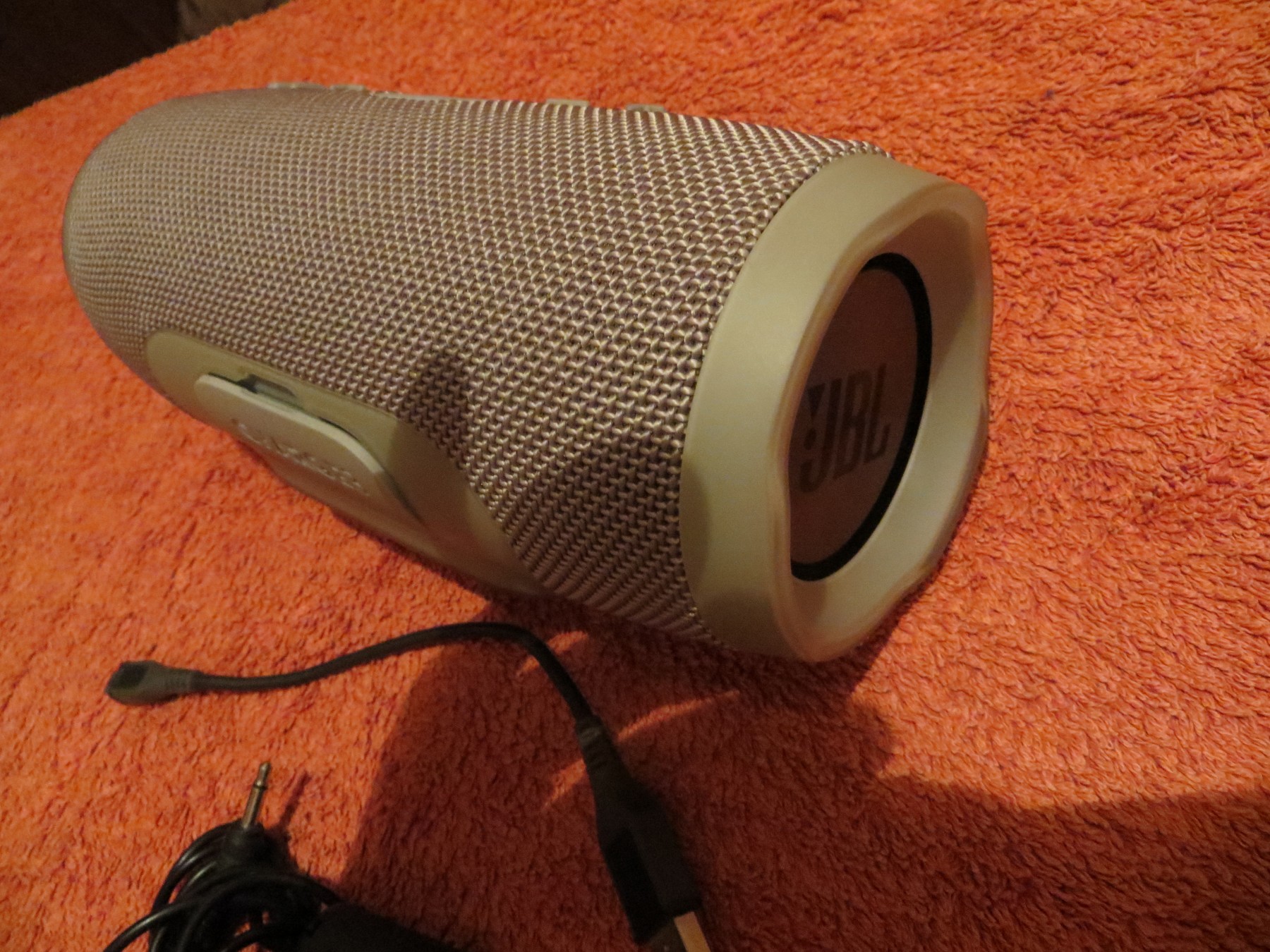 JBL bluetooth prenosivi zvucnik (57129311) - Limundo.com