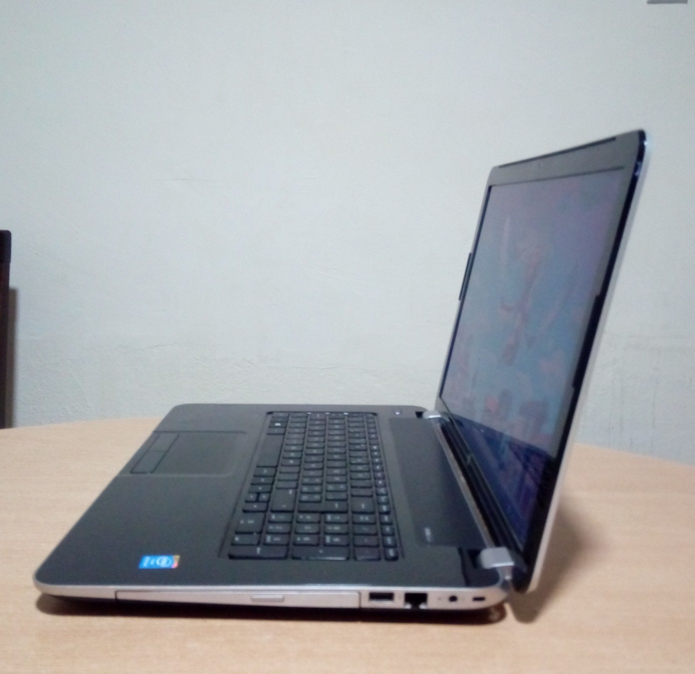 Laptop HP Pavilion 17 17.3"/Intel 2.4GHz/500GB (67739937) - Limundo.com