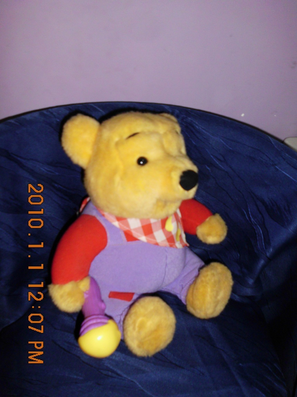 Vini Pu meda koji jede (ručka) Winnie Pooh (72003721) - Limundo.com