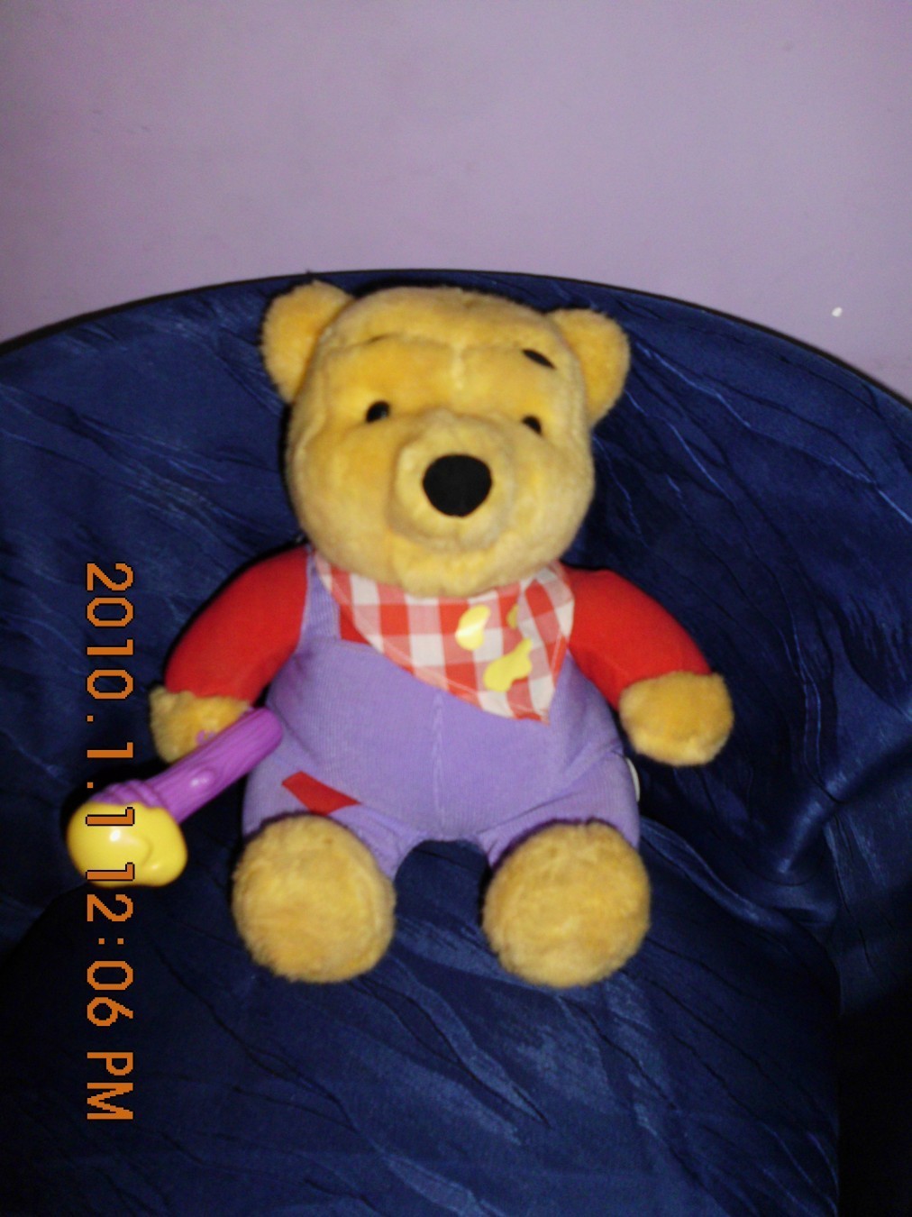 Vini Pu meda koji jede (ručka) Winnie Pooh (72003721) - Limundo.com