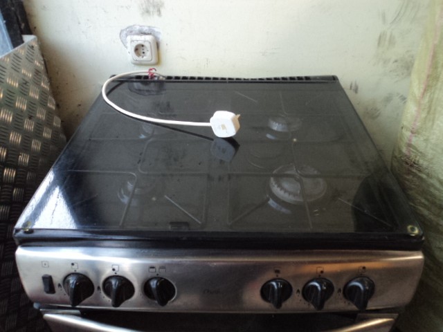 sporet na gas sa dve rerne engleski (67870241) - Limundo.com