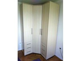 UGAONI ORMAR (GARDEROBER) - trokrilni, kao nov (69089601) - Limundo.com